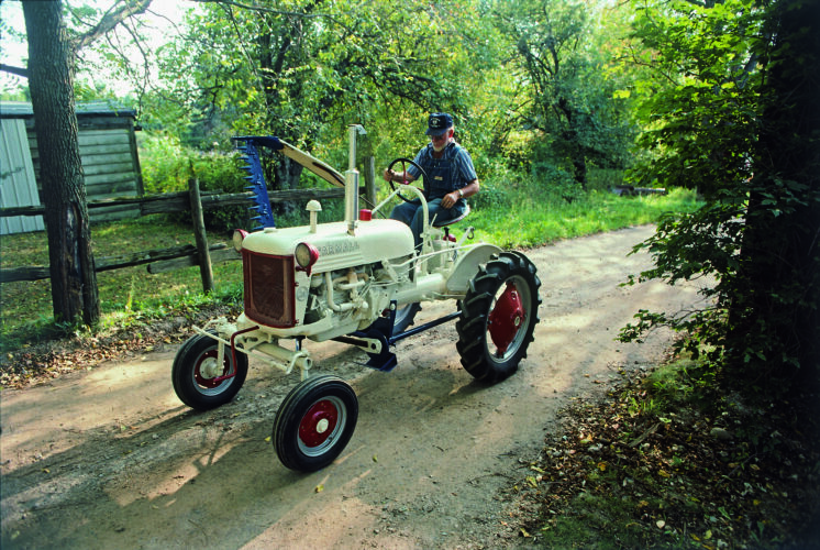 The History of Farmall Tractors: 1940-1954 - Grit